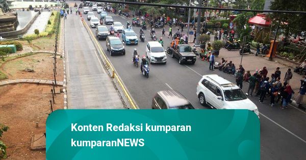 Demo Mahasiswa Bubar, Jalan Medan Merdeka Barat Kembali Dibuka | kumparan.com